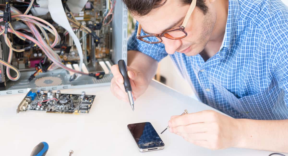 Affordable iPhone Screen Repair Options | Cost, Time Involved, Warranty